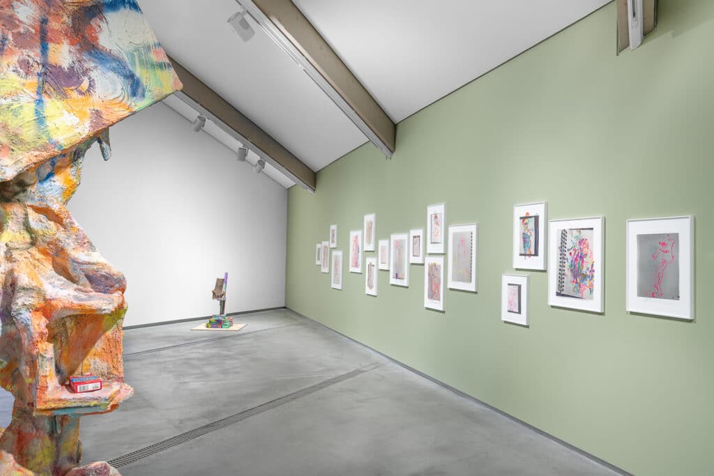 Rachel Harrison: Sitting in a Room - Astrup Fearnley Museet